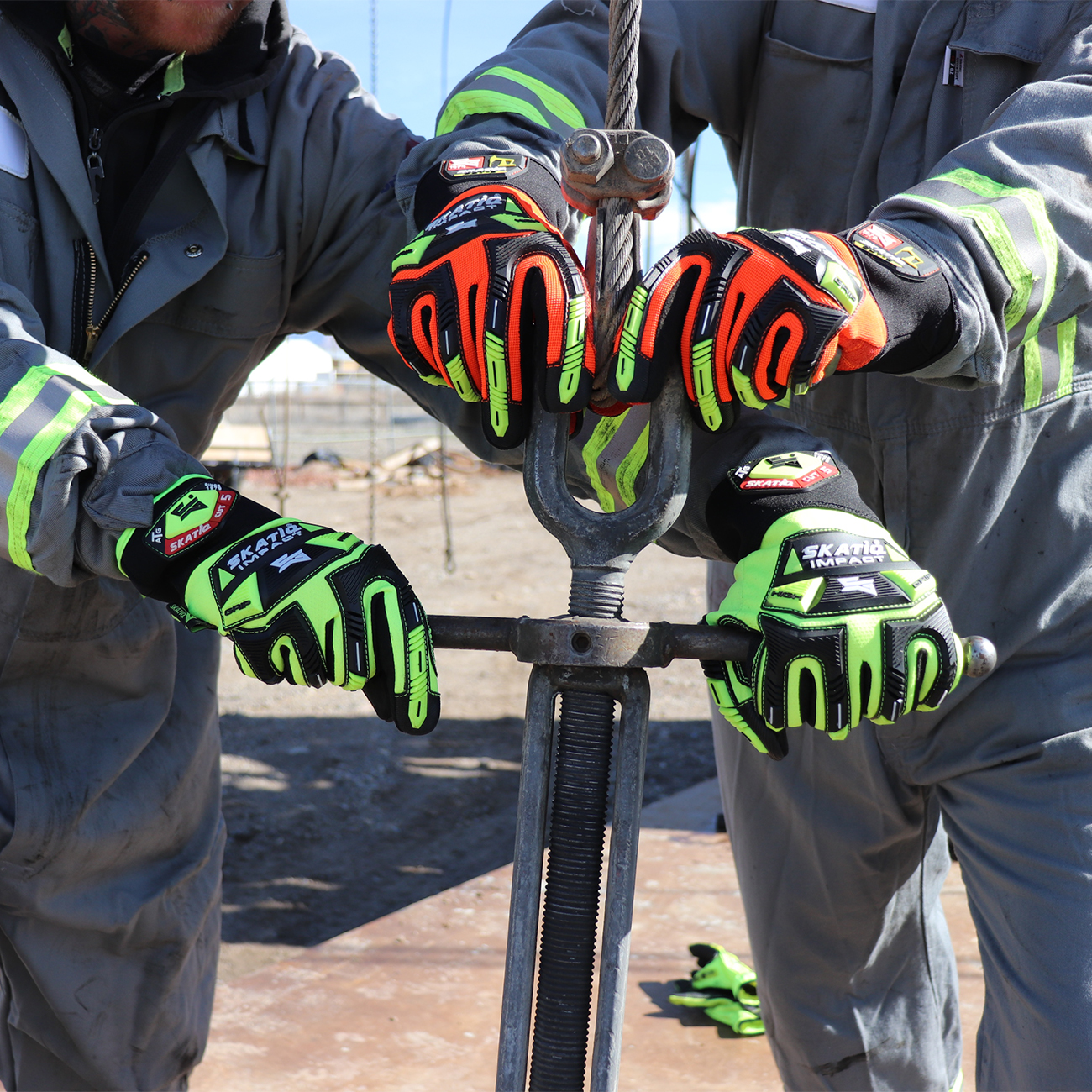 Choosing the Right Chemical-Resistant Gloves for Oil and Gas Operations ...